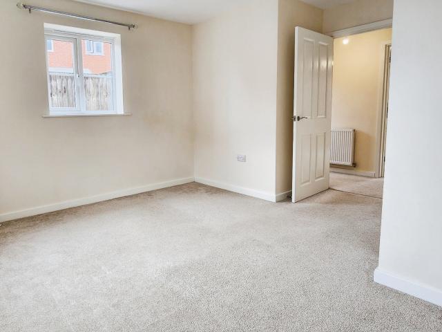 2 bedroom property to let in Matilda Groome Road, Hadleigh £1,000 pcm