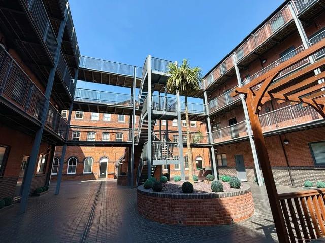 2 bedroom property to let in Mint Drive, Jewellery Quarter £1,150 pcm