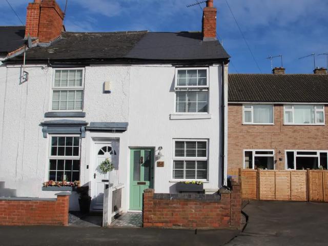 2 bedroom property to let in New Road, Studley £1,050 pcm