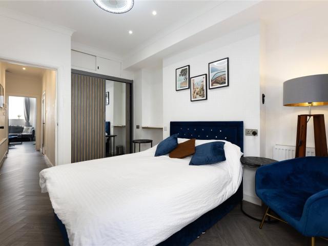 2 bedroom property to let in Alderney Street, City Of Westminster, London, SW1V £3,345 pcm