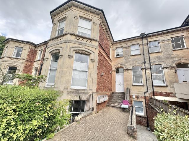 2 bedroom property to let in Alexandra Road, Clifton £1,800 pcm