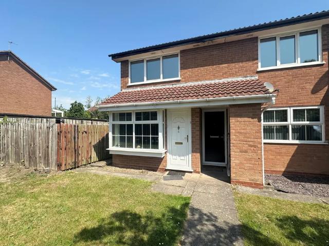 2 bedroom property to let in Apsley Croft, Birmingham £1,100 pcm