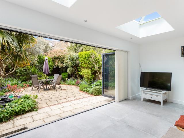 2 bedroom property to let in Burnaby Gardens, Chiswick, London, W4 £6,000 pcm