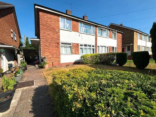2 bedroom property to let in Burnside Way, Longbridge, B31 £1,100 pcm