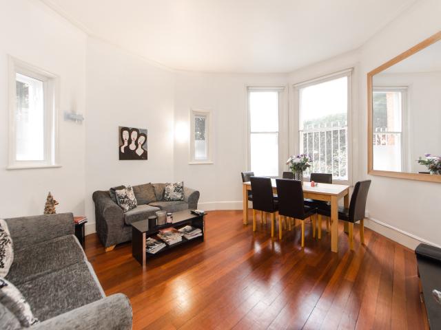 2 bedroom property to let in Barkston Gardens, London, SW5 £3,200 pcm