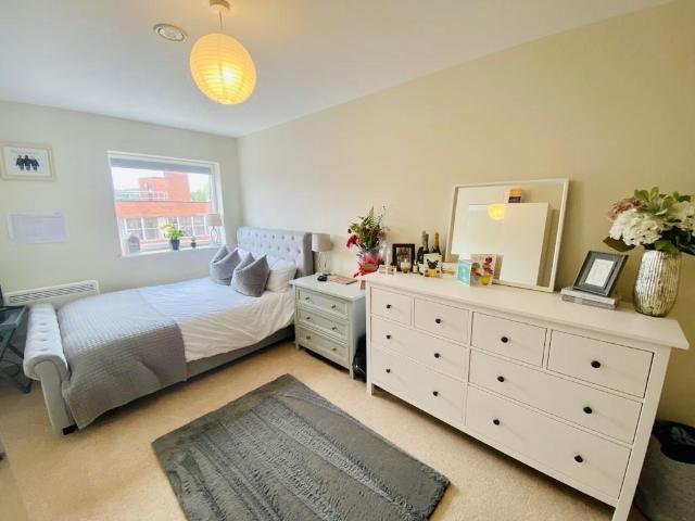 2 bedroom property to let in Bartholomew Court, NR1 1FT £1,250 pcm
