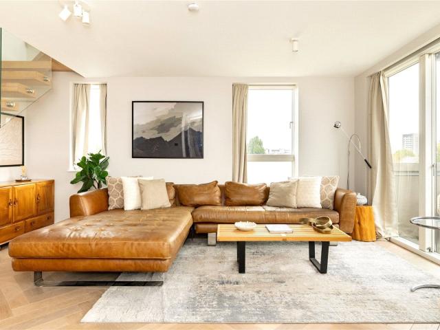 2 bedroom property to let in Bevington Road, London, W10 £5,700 pcm