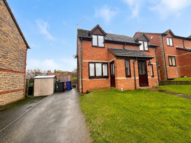 2 bedroom property to let in Blue Bell Close, Inkersall, Chesterfield, S43 £850 pcm