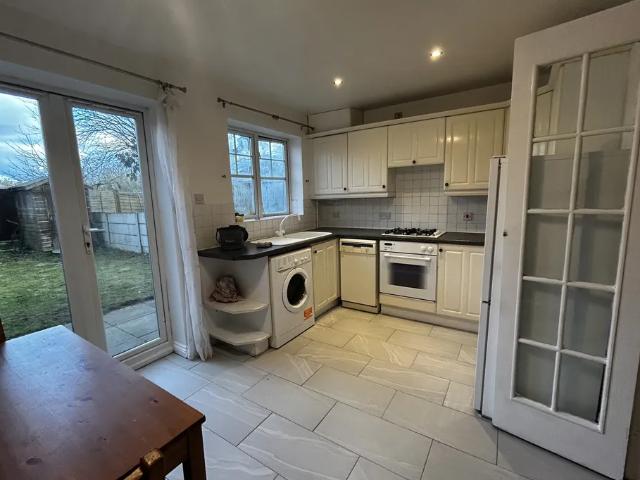 2 bedroom property to let in Brasshouse Lane, Smethwick £1,000 pcm