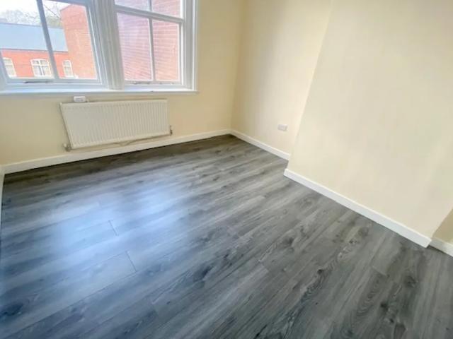 2 bedroom property to let in Caledonia Street, Bilston, WV14 £900 pcm