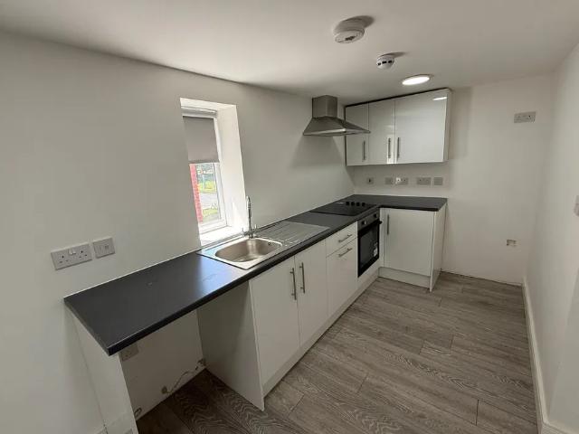 2 bedroom property to let in Cannock Road, Wednesfield £950 pcm