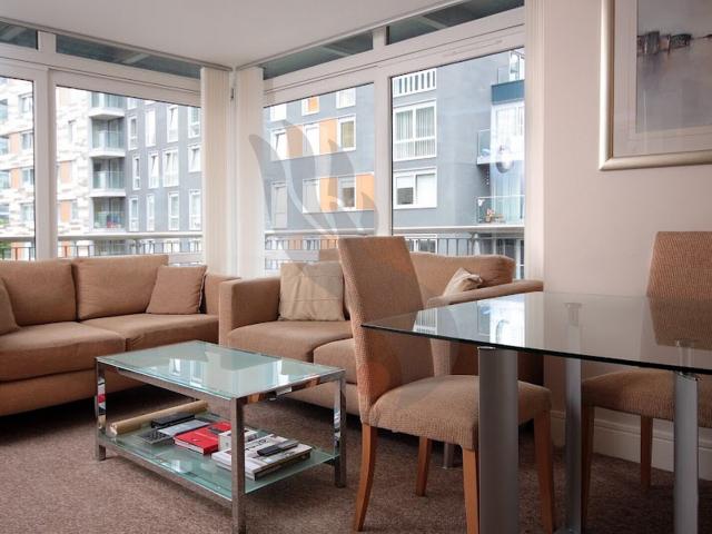 2 bedroom property to let in Cassilis Road, London, E14 £2,300 pcm