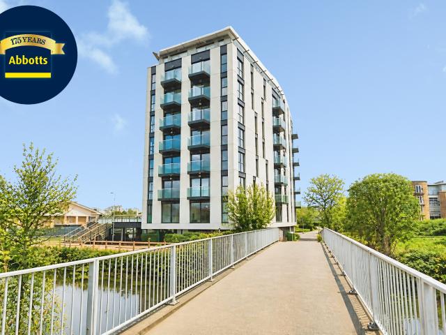 2 bedroom property to let in Century Tower, Shire Gate, Chelmsford £1,500 pcm