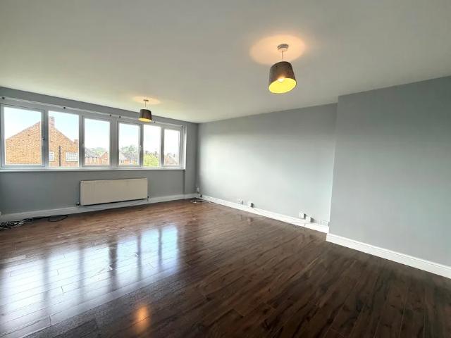 2 bedroom property to let in Cherrywood Court, Moordown Avenue, Solihull £1,100 pcm