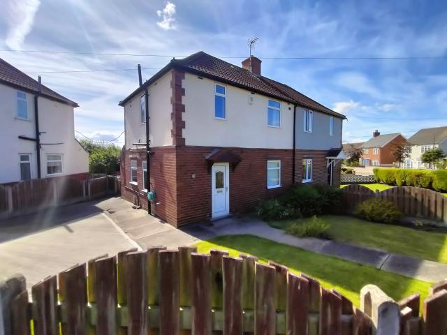 2 bedroom property to let in Church View, Barlborough, S43 £895 pcm