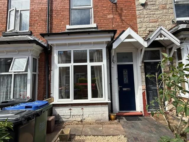 2 bedroom property to let in Clifford Road, Bearwood £1,100 pcm