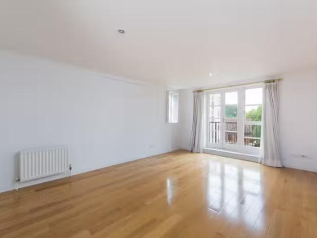2 bedroom property to let in Corney Reach Way, Chiswick, W4.
