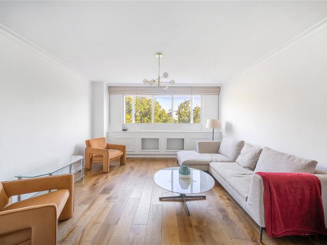 2 bedroom property to let in Cromwell Road, London, SW7 £5,250 pcm