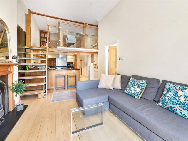 2 bedroom property to let in Eccleston Square, London, SW1V £800 pw