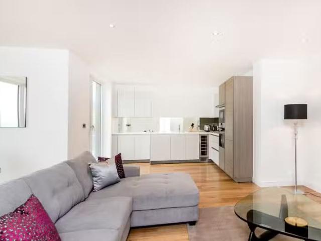 2 bedroom property to let in Glenthorne Road, Hammersmith, Lon.