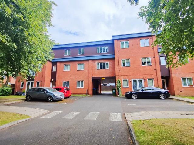 2 bedroom property to let in Goosemore House, Erdington £1,100 pcm