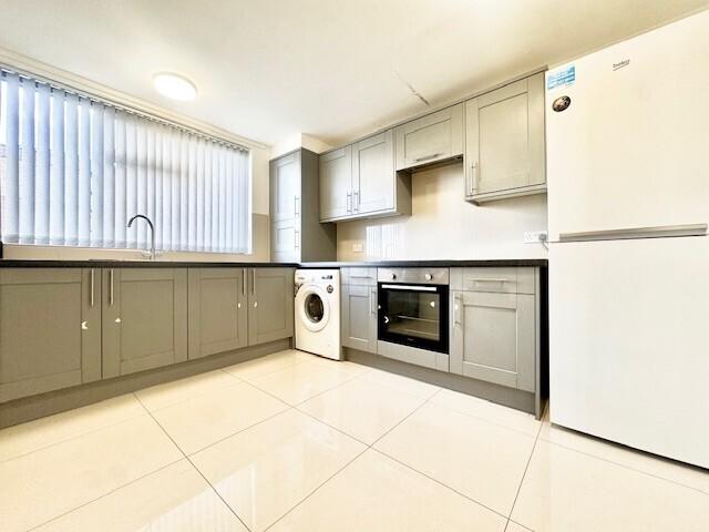 2 bedroom property to let in Jericho Street, Netherthorpe, S3 7JP £875 pcm