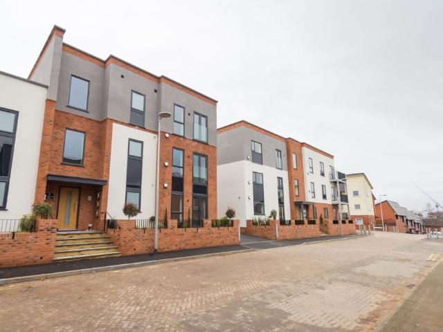 2 bedroom property to let in Latimer House, Birmingham, B15 £1,400 pcm