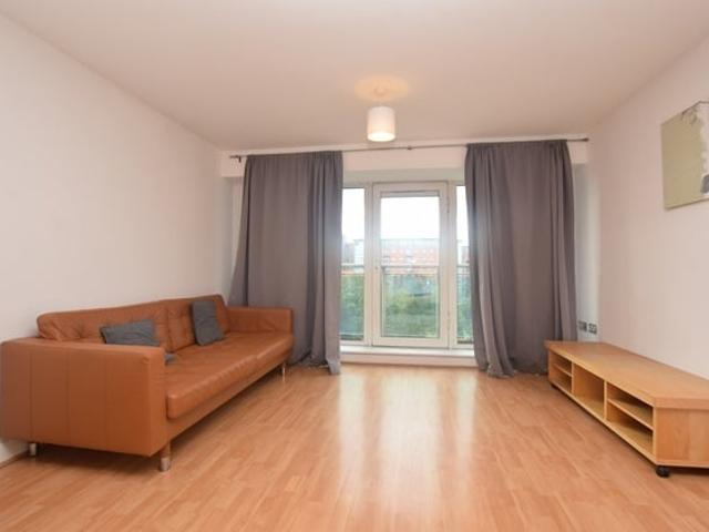 2 bedroom property to let in Royal Plaza, 1 Eldon Street, Sheffield, S1 4GB £1,100 pcm