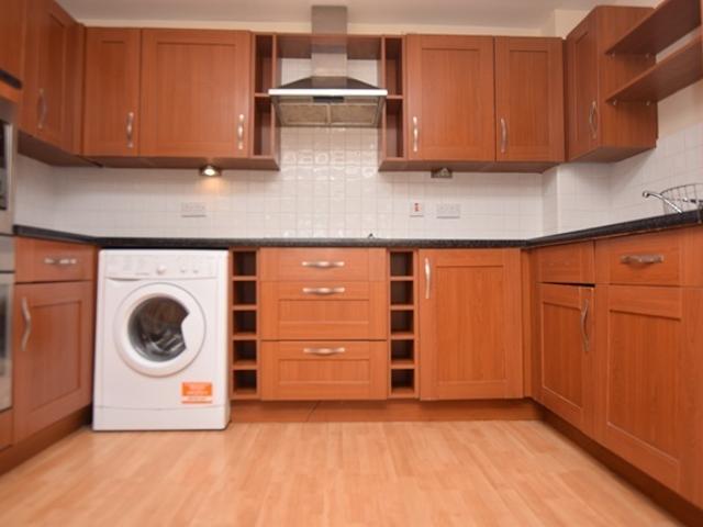 2 bedroom property to let in Royal Plaza, 1 Eldon Street, Sheffield, S1 4GB £945 pcm