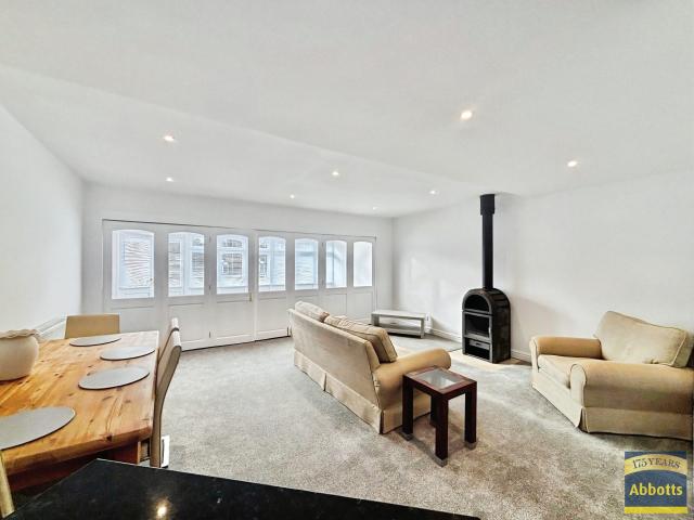 2 bedroom property to let in St Andrews Street, South, IP33 3PH £1,850 pcm