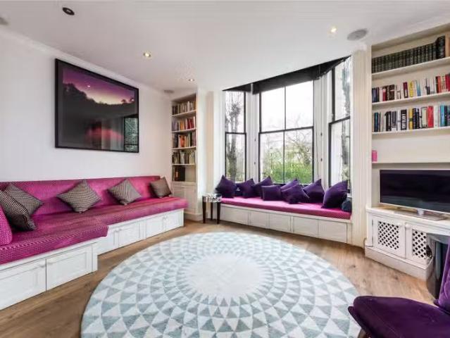2 bedroom property to let in St. Charles Square, London, W10.