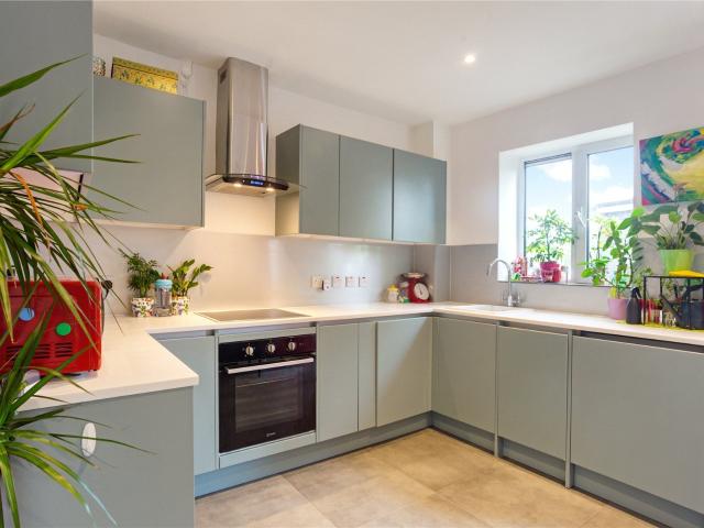 2 bedroom property to let in Silver Crescent, London, W4 £2,600 pcm