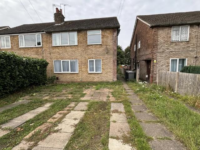 2 bedroom property to let in Tudor Road, Nuneaton, CV10 £800 pcm