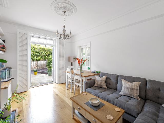 2 bedroom property to let in Tantallon Road, London, SW12 £3,200 pcm