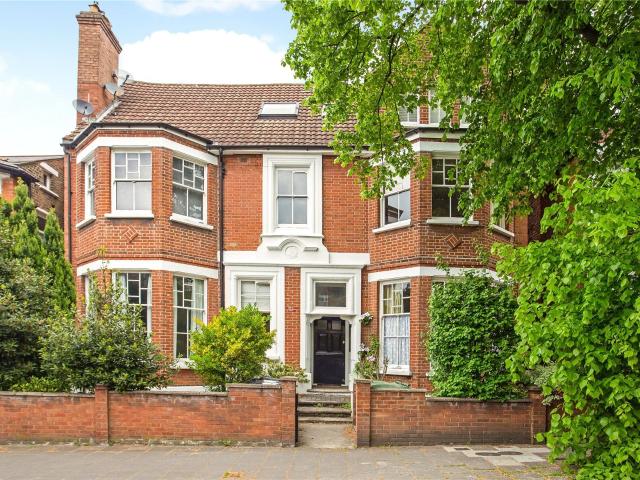 2 bedroom property to let in Telford Avenue, London, SW2 £2,350 pcm