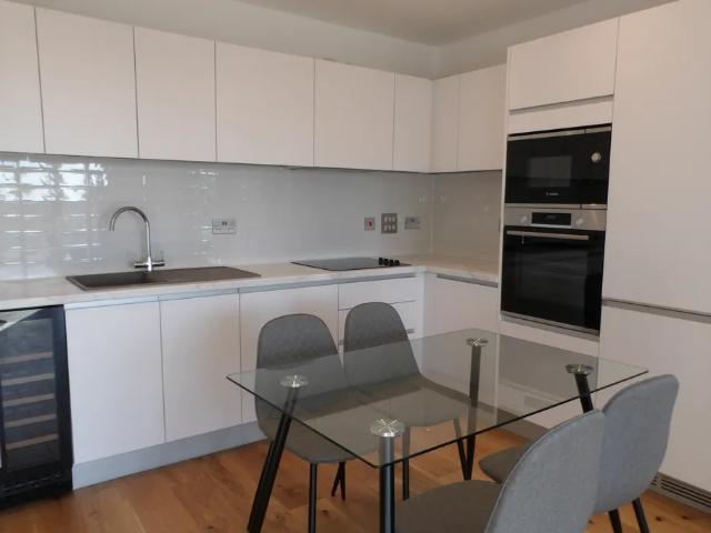 2 bedroom property to let in The Axium, Windmill Street, Birmingham £1,250 pcm
