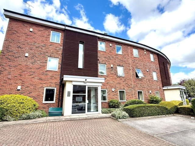2 bedroom property to let in The Dale, Woodseats, Sheffield, S8 £895 pcm