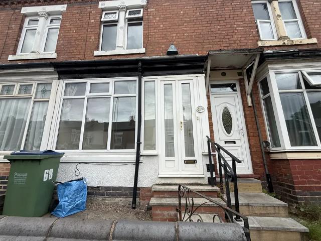 2 bedroom property to let in Thimblemill Road, Smethwick, B67 £1,100 pcm