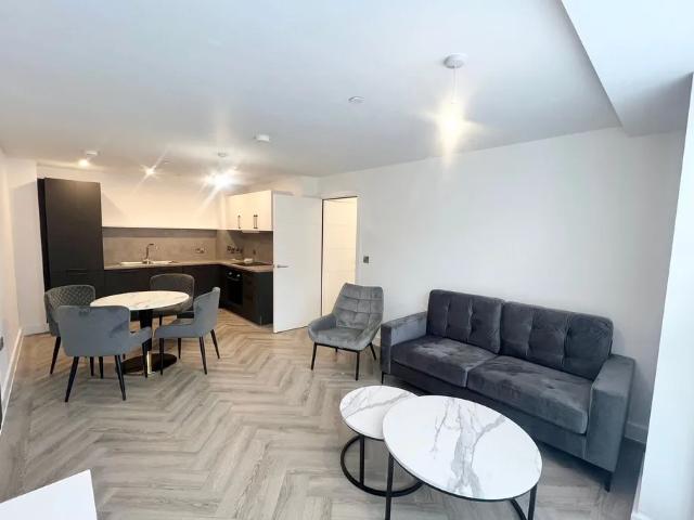 2 bedroom property to let in Upper Gough Street, Birmingham £1,400 pcm