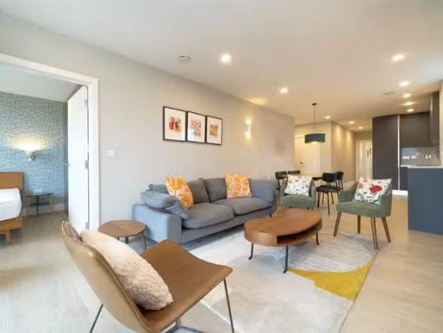 2 bedroom property to let in Wyvil Road, London, SW8 £800 pw