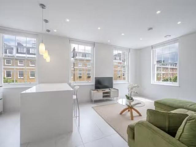 2 bedroom property to let in York Street, London, W1U £4,400.