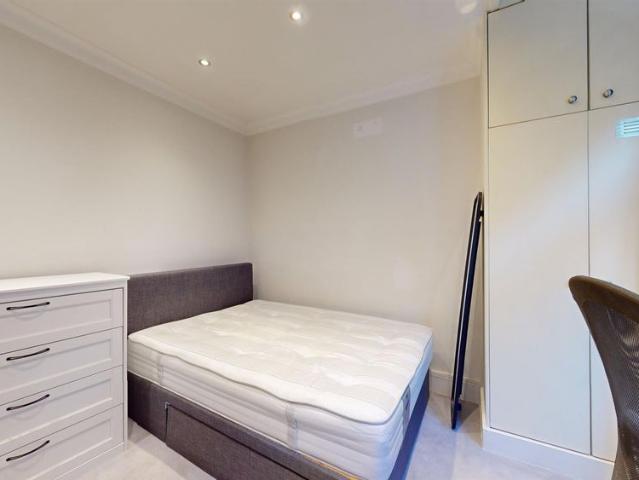 2 bedroom property to let