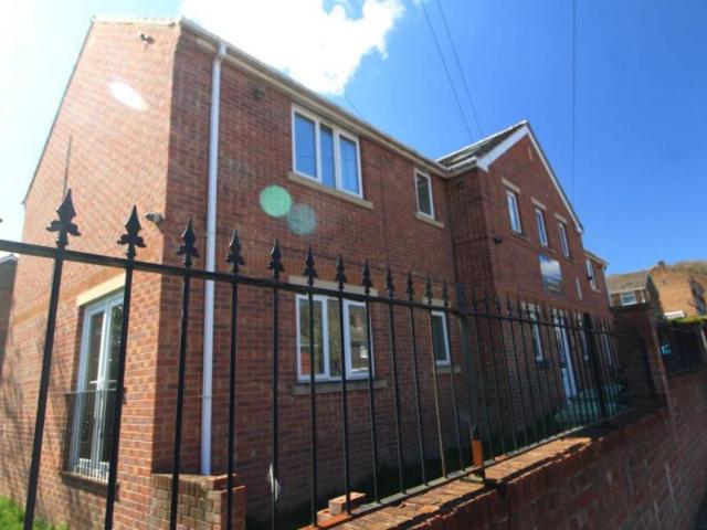 2 bedroom Property To Let
