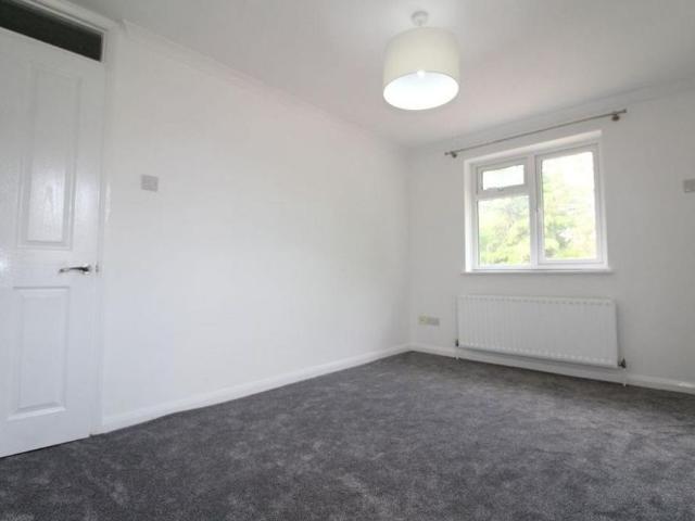2 bedroom end of terrace house to rent