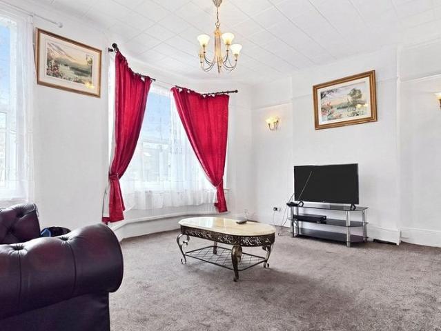 2 bedroom property to rent