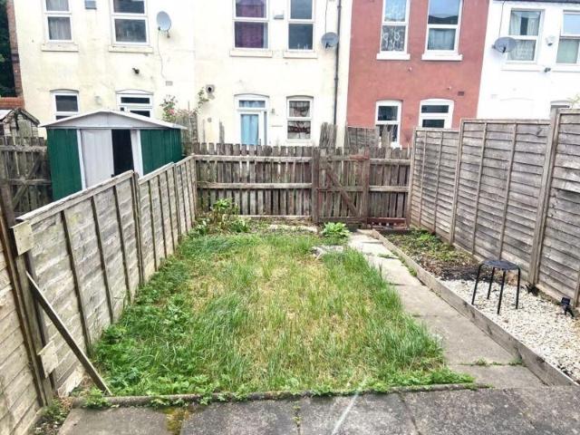 2 bedroom terraced house to rent