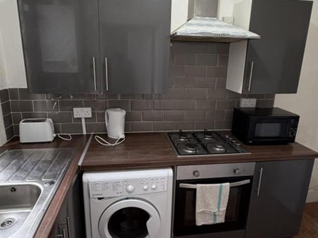 2 Bedroom Property to Rent – Convenient Location N
