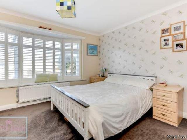 2 bedroom property to rent in Brighton