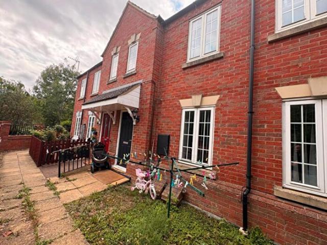 2 Bedroom Property To Rent In Cropredy Walk, Daventry, NN11