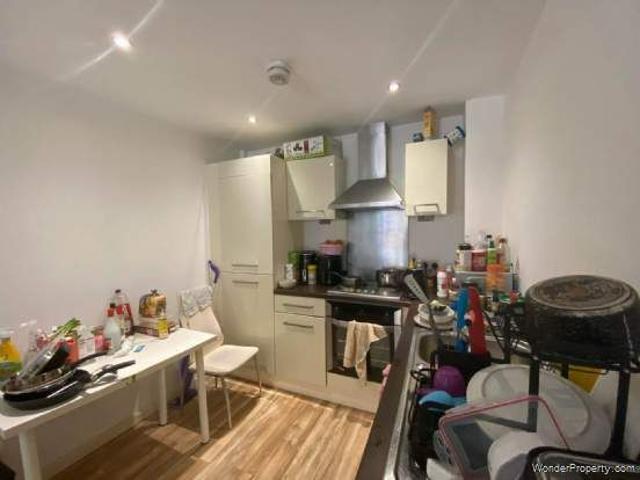 2 bedroom property to rent in Manchester